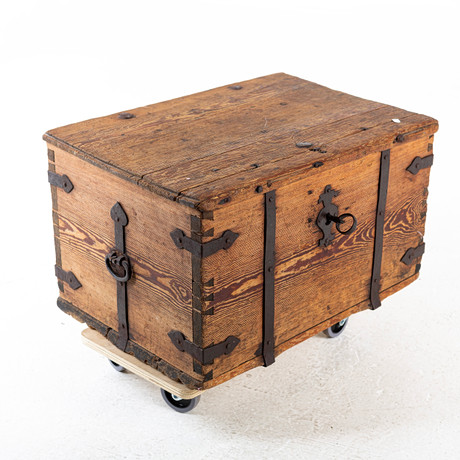 COFFIN, common man, 17/19th century. Folk art - Other - Auctionet