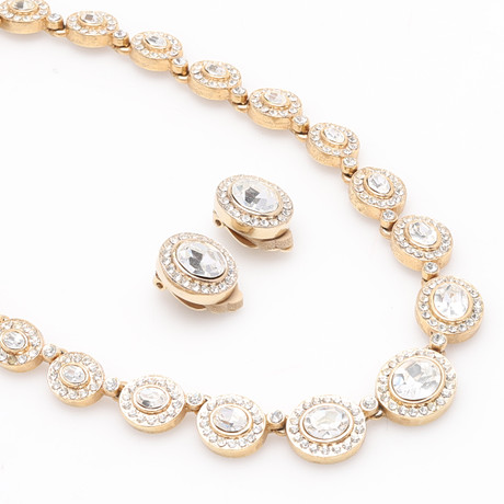 GARNITYR, 3 delar, bijouterier, gulmetall med vita stenar i glas ...