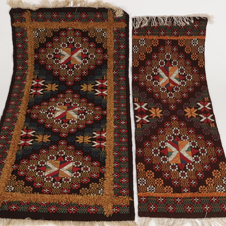 DUKAR, 2 stycken, 1900-tal. Mattor & Textil - Textil - Auctionet