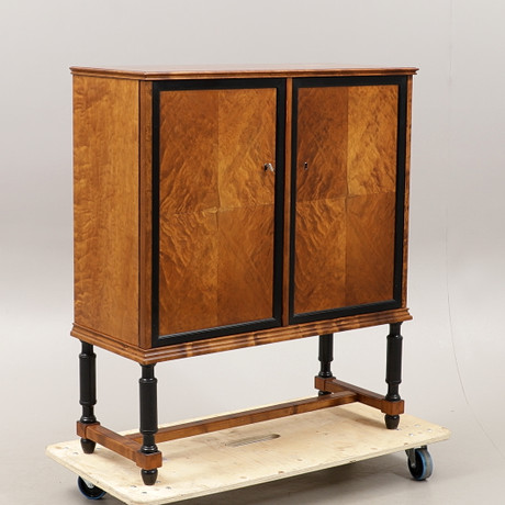 KAAPPI, tumma petsattu puu, art deco, 1930-luku. Huonekalut - Kaapit ja ...