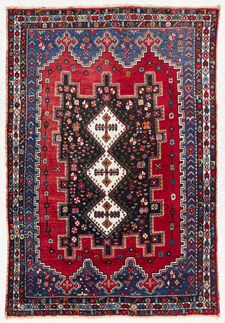 ORIENTMATTA, Sirjan, mönster mot röd botten, mått ca 220 x 152 cm ...