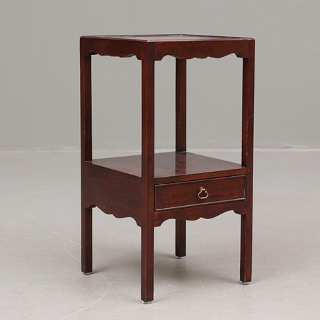SIDE TABLE, mahogany, Henredon, 1900s. Furniture - Tables - Auctionet