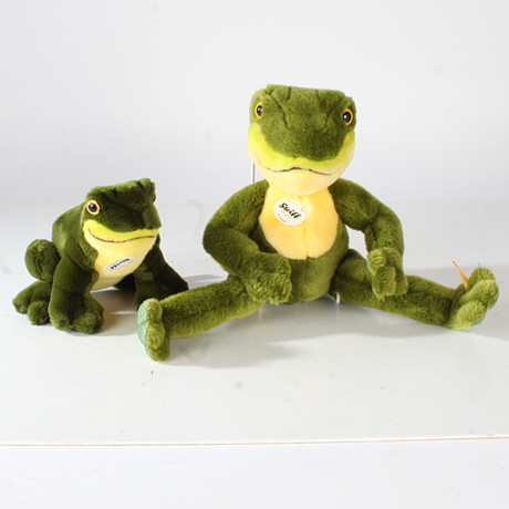 STEIFF FROGS "CAPPY" AND "FROGGY", BOTH WITH BUTTONS AND LABELS (2 ...