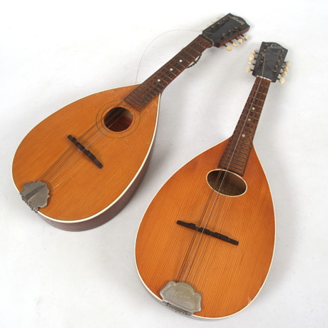 MANDOLINER, 2 st, Levin, 1900-tal. Samlarföremål - Musikinstrument ...