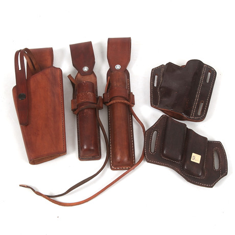 HÖLSTER och MAGASIN, 5 delar läder, 1900-tal. Vapen & Militaria - Övrig ...