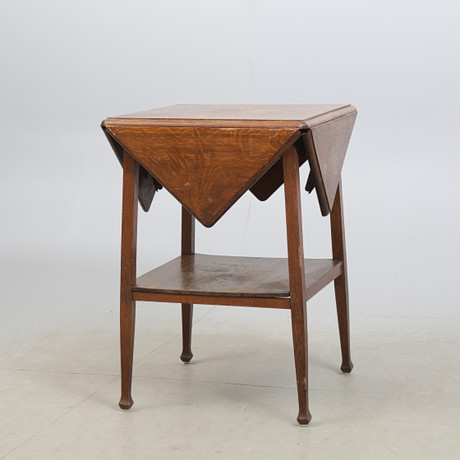 TABLE with flaps, oak, so-called "Donut table", Jugend, 1930-40s ...