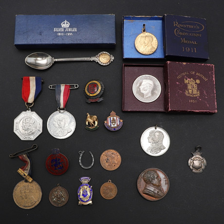 A VICTORIAN COPPER MEDAL COMMEMORATING C.JACQUES FOX AND A COLLECTION ...