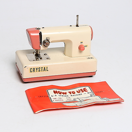 SYMASKIN, barn, Crystal. Japan. 1900-talets mitt. Leksaker - Auctionet