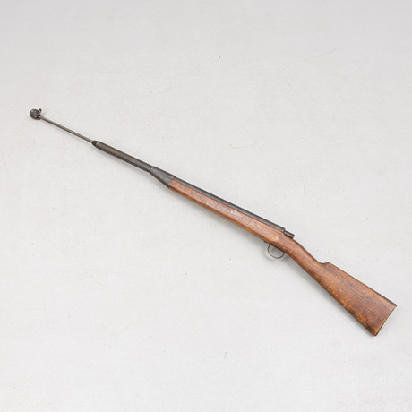 BAYONET FENCING RIFLE, make Carl Gustav, model 96, wood/metal, spring ...