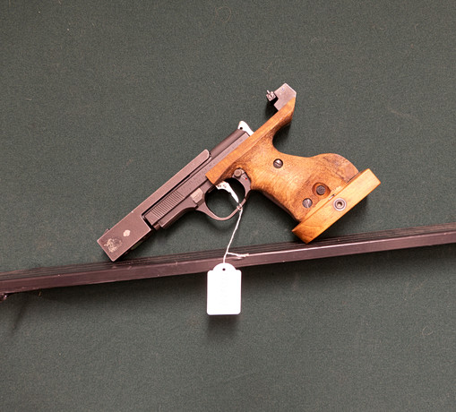 Unique DES-69 LEFT/RIGHT piston cal. 22LR #769385. Licence weapons ...