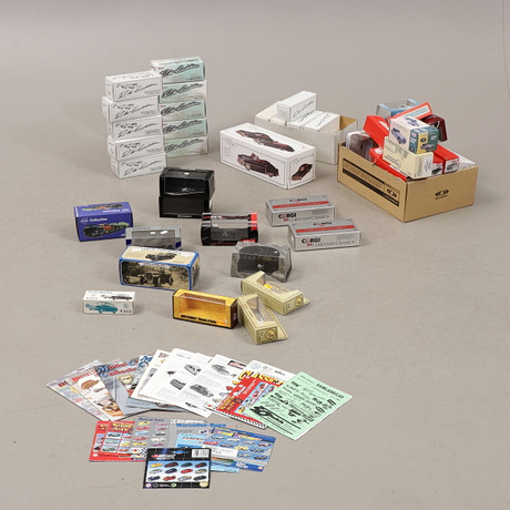 ORIGINALASKAR TILL LEKSAKSBILAR, parti, 1900/2000-tal. Leksaker ...