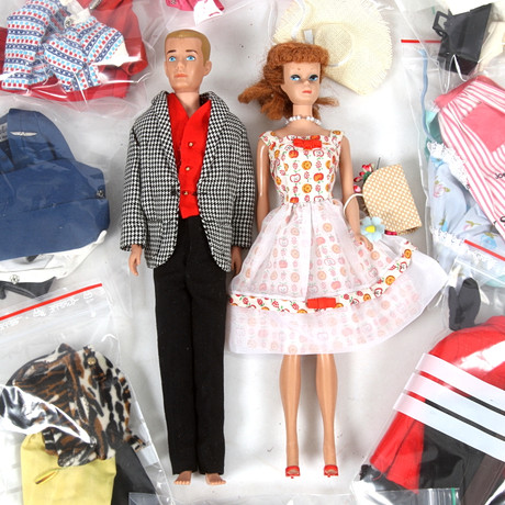 BARBIE och KENDOCKA, med kläder, bl.a. "Barbie Midge", Mattel inc, 1963 ...