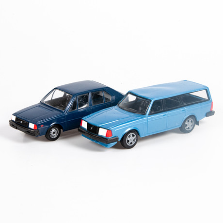 BILAR I PLAST. Volvo från Ståhlberg Models Finland. 2 st. Leksaker ...