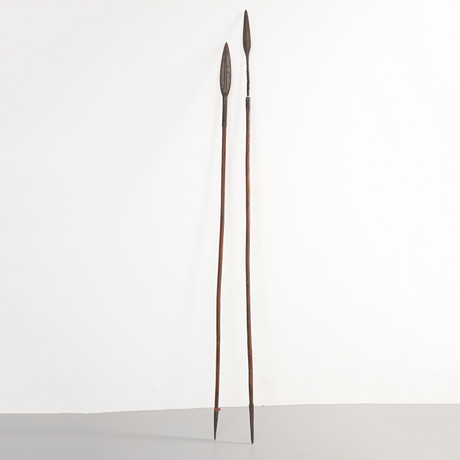 Two varying assegai, African spears, Maasai, 20th century century. Ethnographica - Auctionet