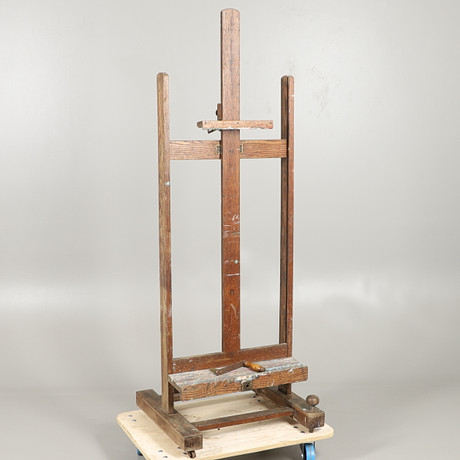 AN OAK MECHANICAL ARTISTS EASEL. Furniture - Other - Auctionet