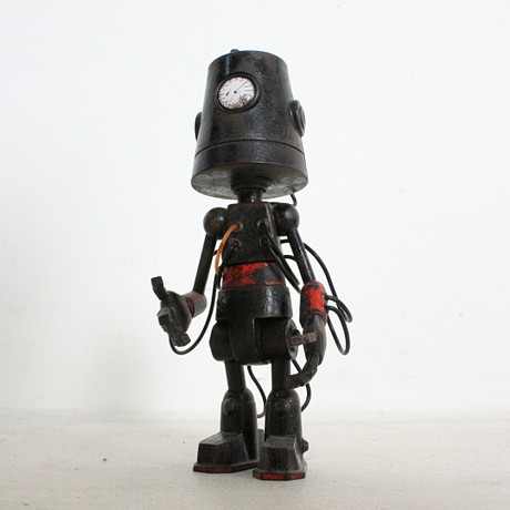 MARTIN SMIDA. Hans ateljé. 'Autonoma Walking System, modell: Dark Robot ...