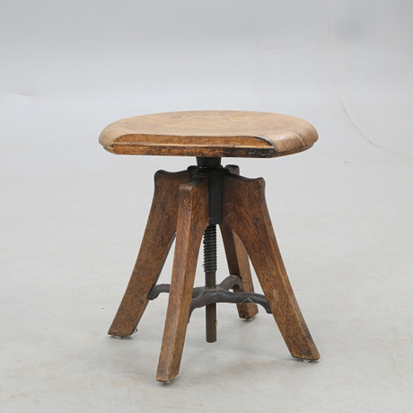 PALL, ek, järn, "snurrbar", 1900-talets första del. Möbler - Fåtöljer ...