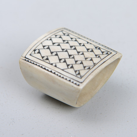 SÖLJA, engraved reindeer horn, Sami work, monogram signed *Å ...