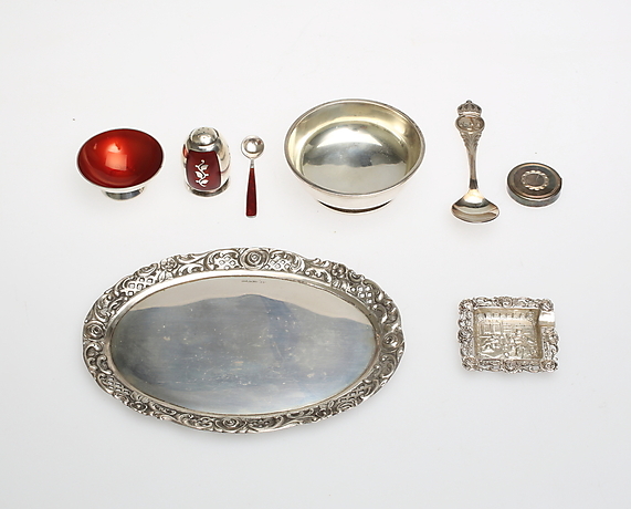 SILVER ITEMS, 8 parts. Silver & Metals - Silver - Auctionet