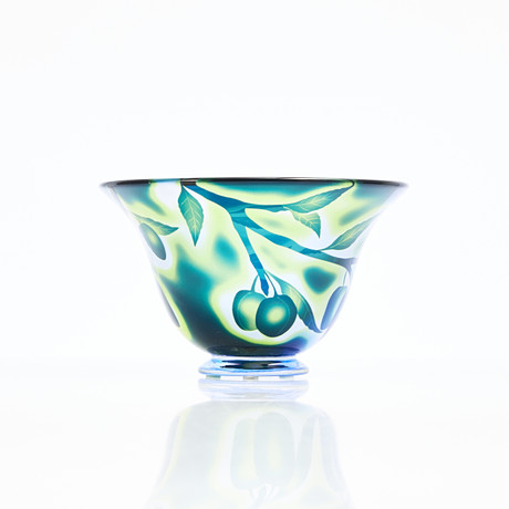 ASTRID GATE. Skål, glas, underfång, med dekor av plommon i blått och ...