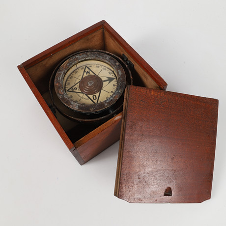 KOMPASS i mahognyetui, Lyth TK 07, Stockholm. Samlarföremål - Teknika ...