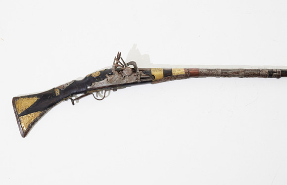 SNAP RIFLE, probably North Africa, lock of steel, fittings of brass and ...