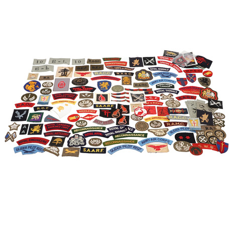 A LARGE COLLECTION OF MILITARY UNIFORM CLOTH PATCHES, SHOULDER TITLES ...
