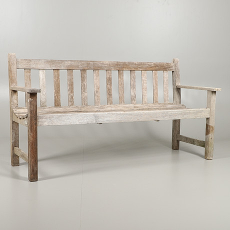 A JONELLE TEAK GARDEN BENCH. Garden & Architectural - Garden - Auctionet