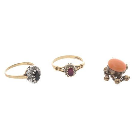 TWO CONTEMPORARY STONE SET DRESS RINGS. Jewellery & Gemstones - Rings ...
