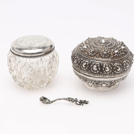SILVER, 3 objects, 1900s. Silver & Metals - Silver - Auctionet