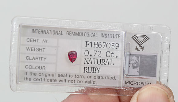 RUBY, 0.72 ct, IGI certificate. Jewellery & Gemstones - Gemstones ...
