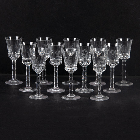 SNAPSGLAS ORREFORS. "Fyrklövern" 12 st. Glas - Serviser - Auctionet