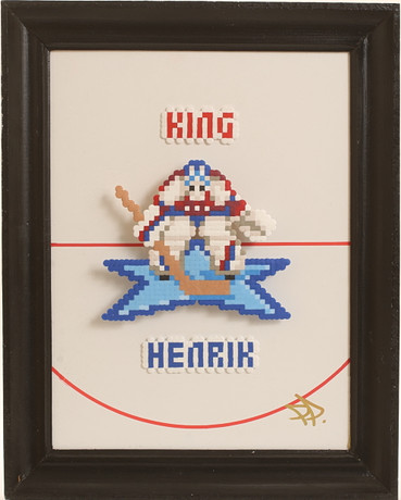 JOHAN KARLGREN (PAPPAS PÄRLOR). "King Henrik", plastmontage, signerad ...