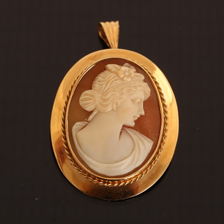 BROSCH/HÄNGE, med kamé, 18 k guld. Smycken & Ädelstenar - Broscher ...