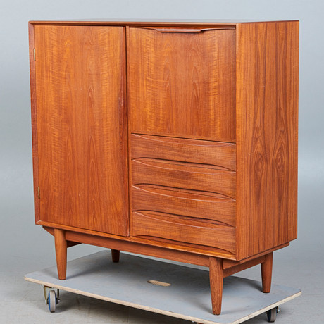 ARNE VODDER. Dyrlund, barskåp/highboard, Arne Vodder, teak, 1960-tal ...