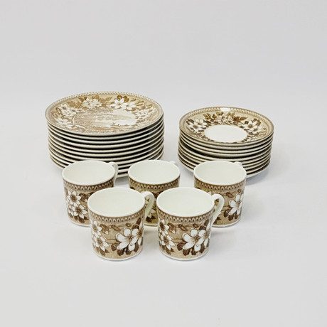 GUSTAVSBERG, SERVICE PARTS. ROYAL CASTLE. 26 PARTS. Ceramics & Porcelain - Tableware - Auctionet