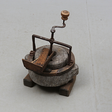 HAND MILL, stone, 18/1900s. Swedish Folk Art - Tools & Gears - Auctionet