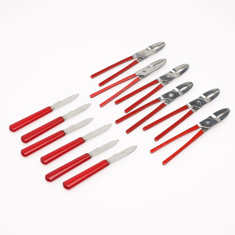 KRÄFTBESTICK, 12 objekt varav 6 knivar från Nils Johan, 1900-tal ...