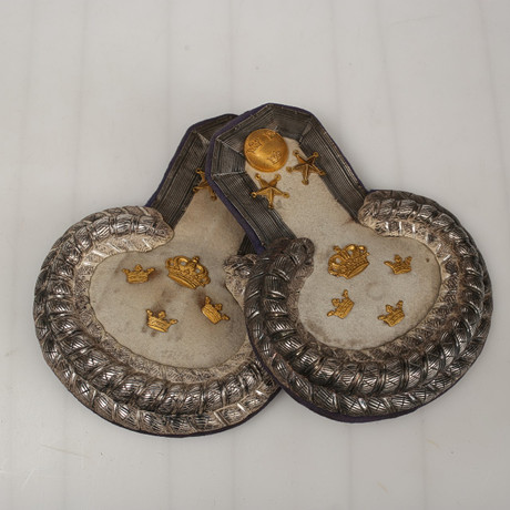 EPÅLETTER, Livregementets dragoner, löjtnant, m/1895. Vapen & Militaria ...