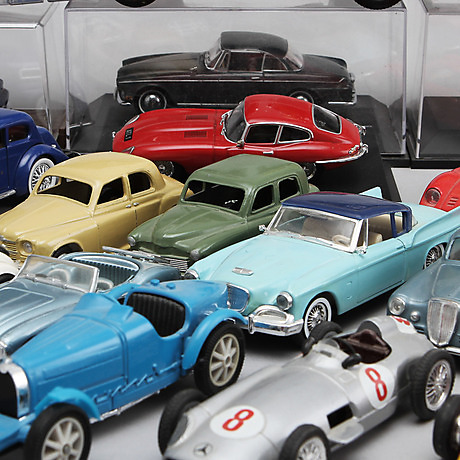 TOY CARS, 1900s. Toys - Auctionet