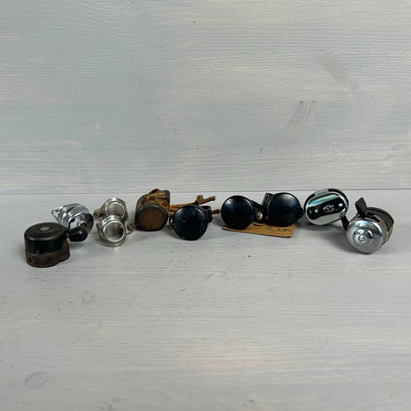 A Collection FULL/HALF LIGHT SWITCHES AND TANK BUTTONS, 10 parts, i.a ...