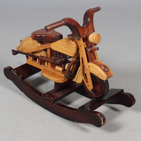 GUNGMOTORCYKEL, trä. Leksaker - Leksaker - Auctionet