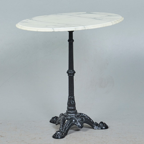 Bistrobord/bord, marmor, gjutjärn. Möbler - Bord - Auctionet