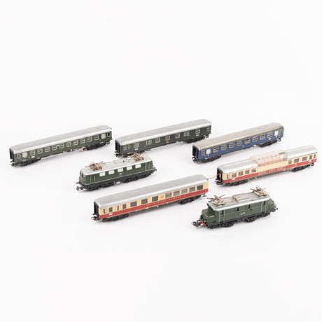 MÄRKLIN 3011 and 3034, electric locomotive DB and 5 passenger train ...