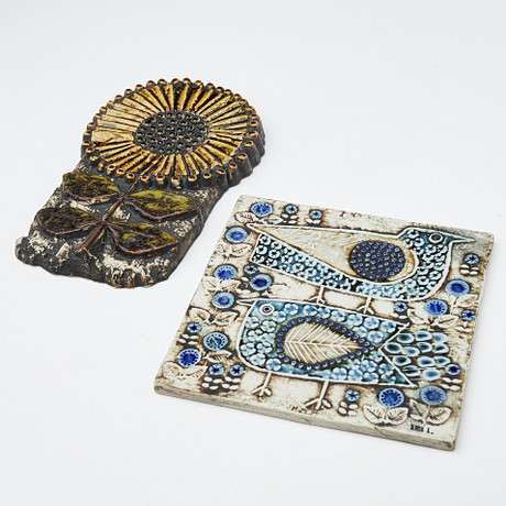 LISA LARSON. 2 wall plaques, 1 "Birds" from the Unique series, 1 ...