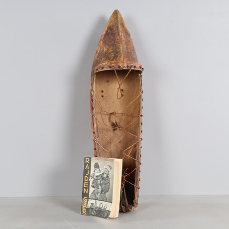 KOMSE / GIETKKA, Sami cradle, late 1800s/early 1900s, wooden frame ...