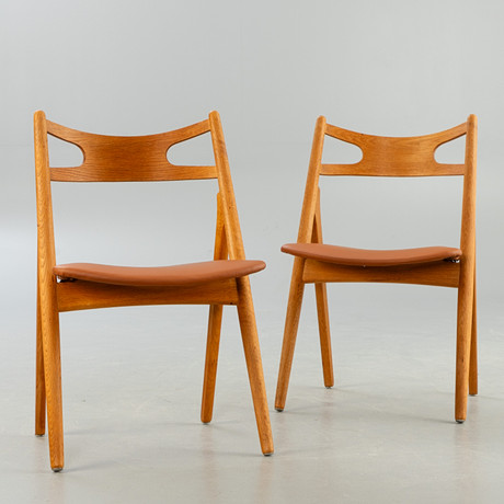 HANS J WEGNER, stolar, 2 st, ”CH 29/Sawbuck”, Carl Hansen & Son. Möbler ...