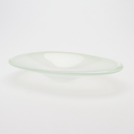 VICKE LINDSTRAND. DISH, KOSTA, signed LH 1123 HD 178. Glass - Art glass ...