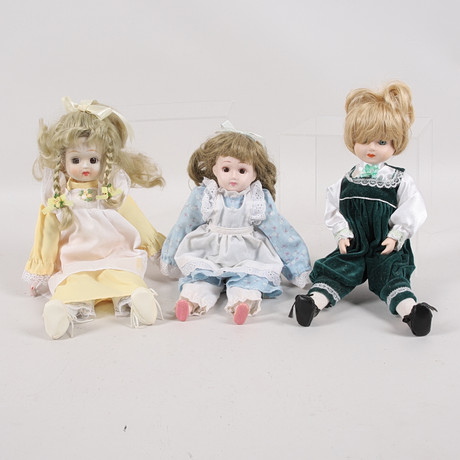 PORSLINSDOCKOR, 3 st, 1900-tal. Leksaker - Leksaker - Auctionet