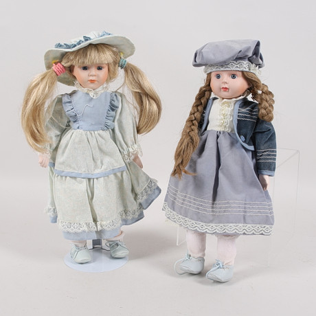 PORSLINSDOCKOR, 2 st, 1900-tal. Leksaker - Leksaker - Auctionet